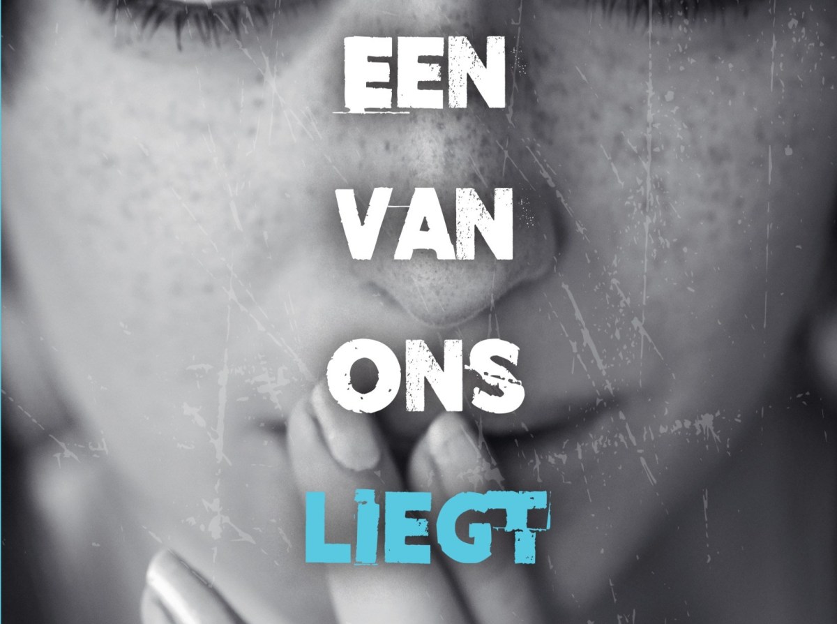 Recensie: ‘Een van ons liegt’ van Karen M. Mcmanus – BookSomeTea